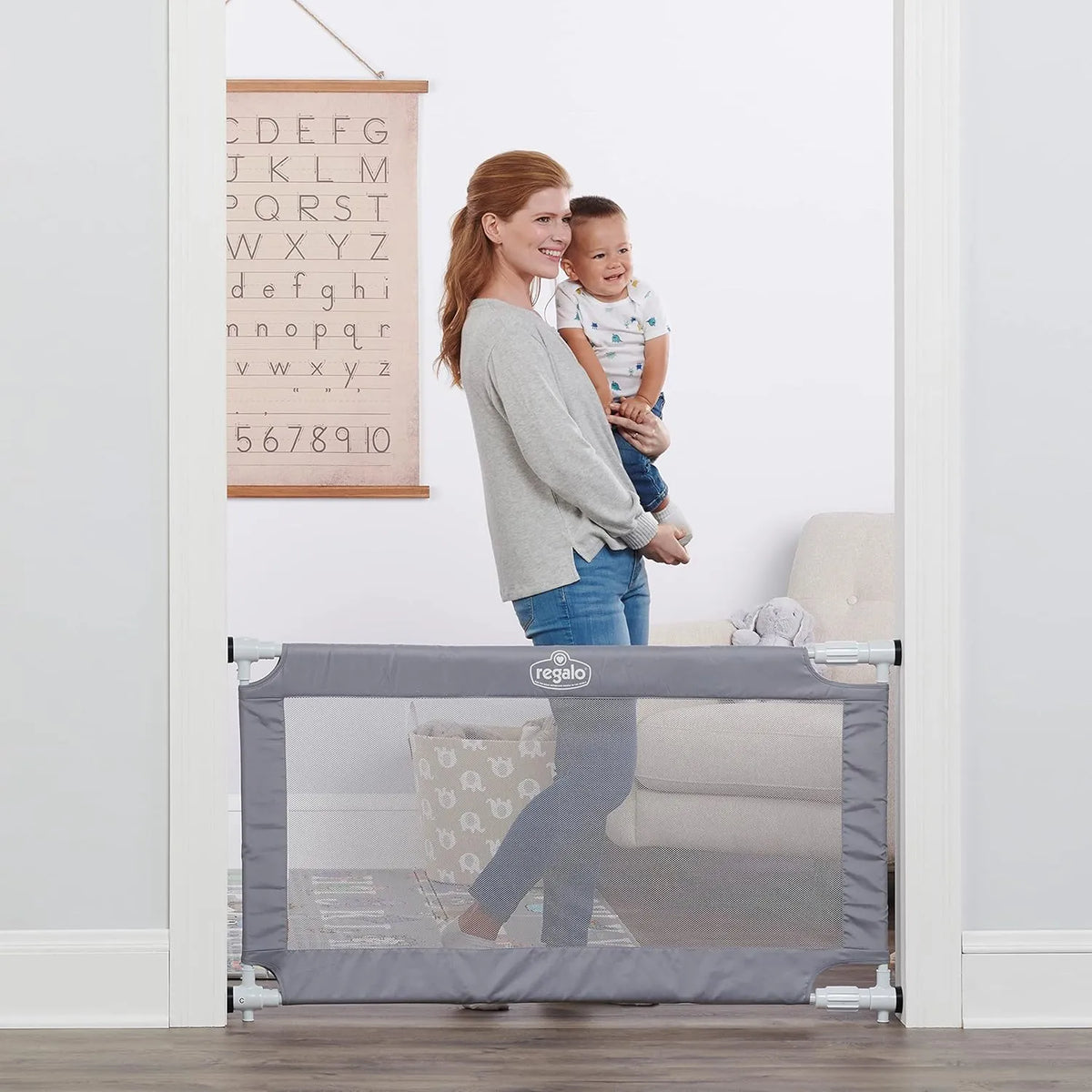 Expandable Mesh Gate - Gray/White - 28" – REBEL