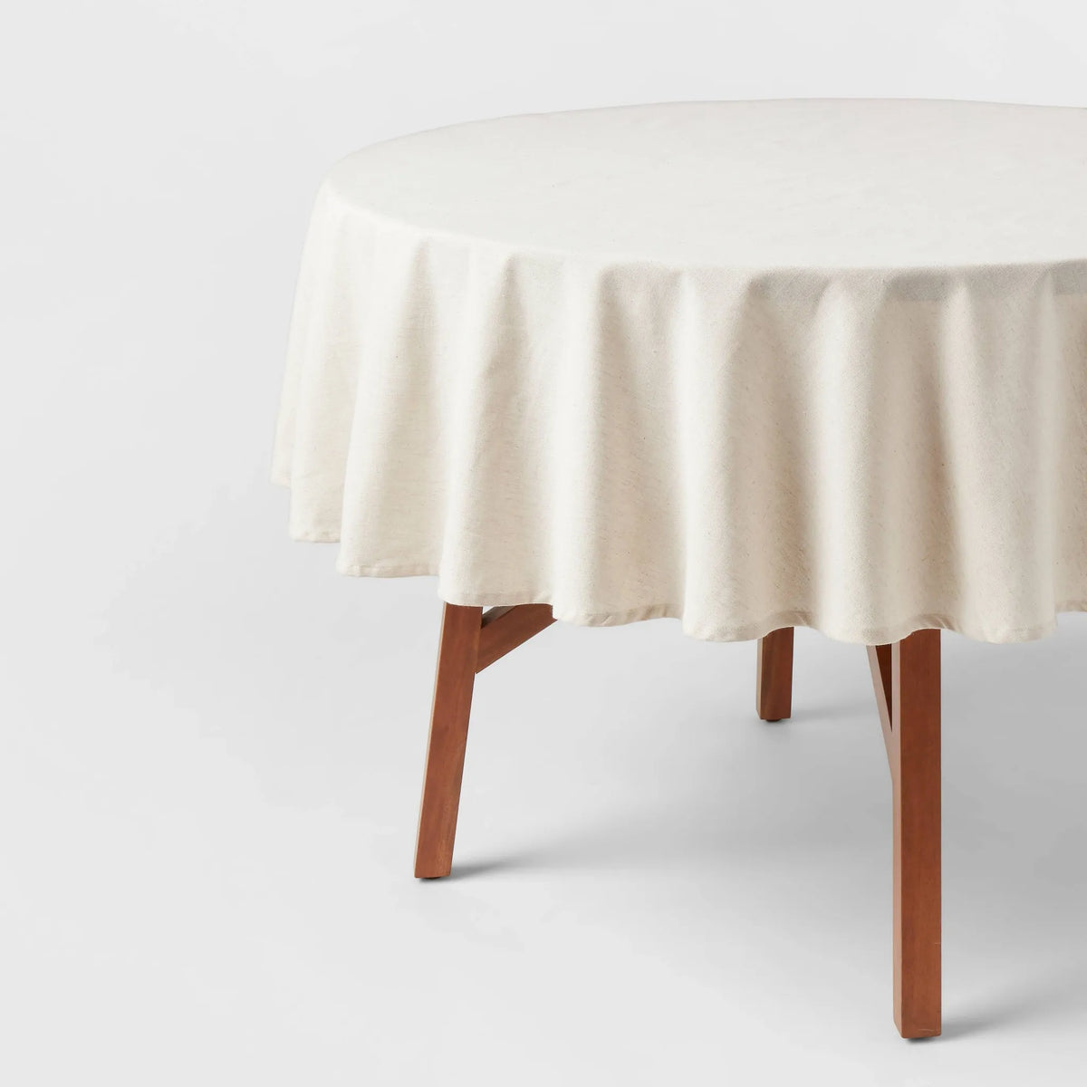 Threshold 70" Cotton and Linen Blend Round Tablecloth – REBEL